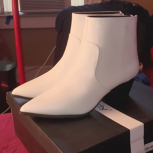 Qupid | Shoes | Qupid Ankle Boot White 1w | Poshmark